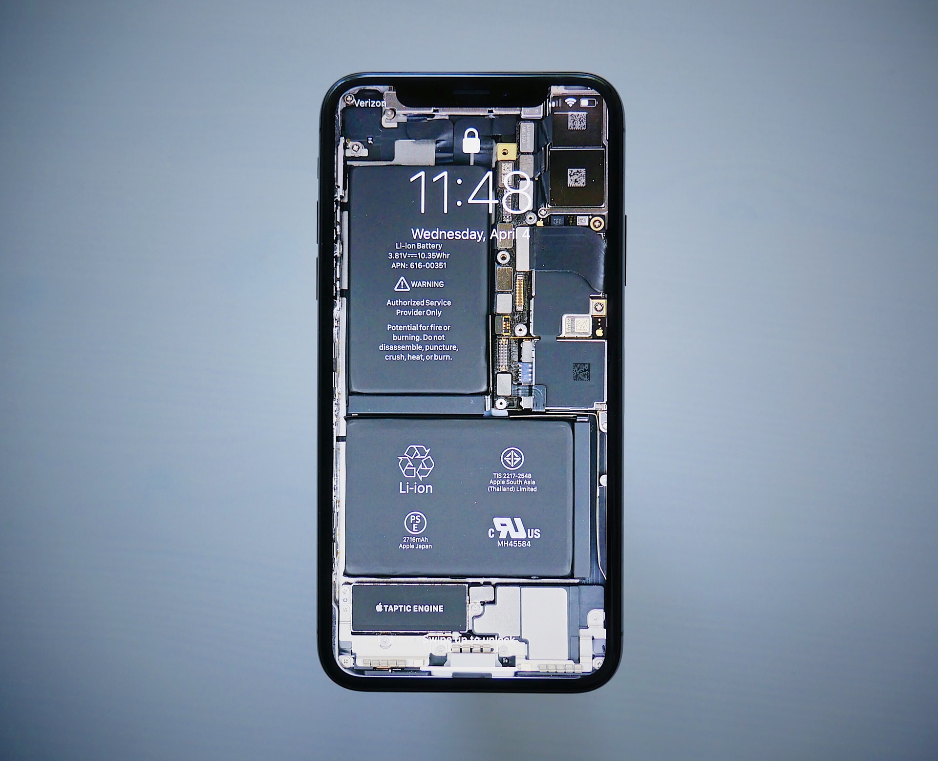 Why Is My iPhone Battery Yellow? - smalltechblog.com